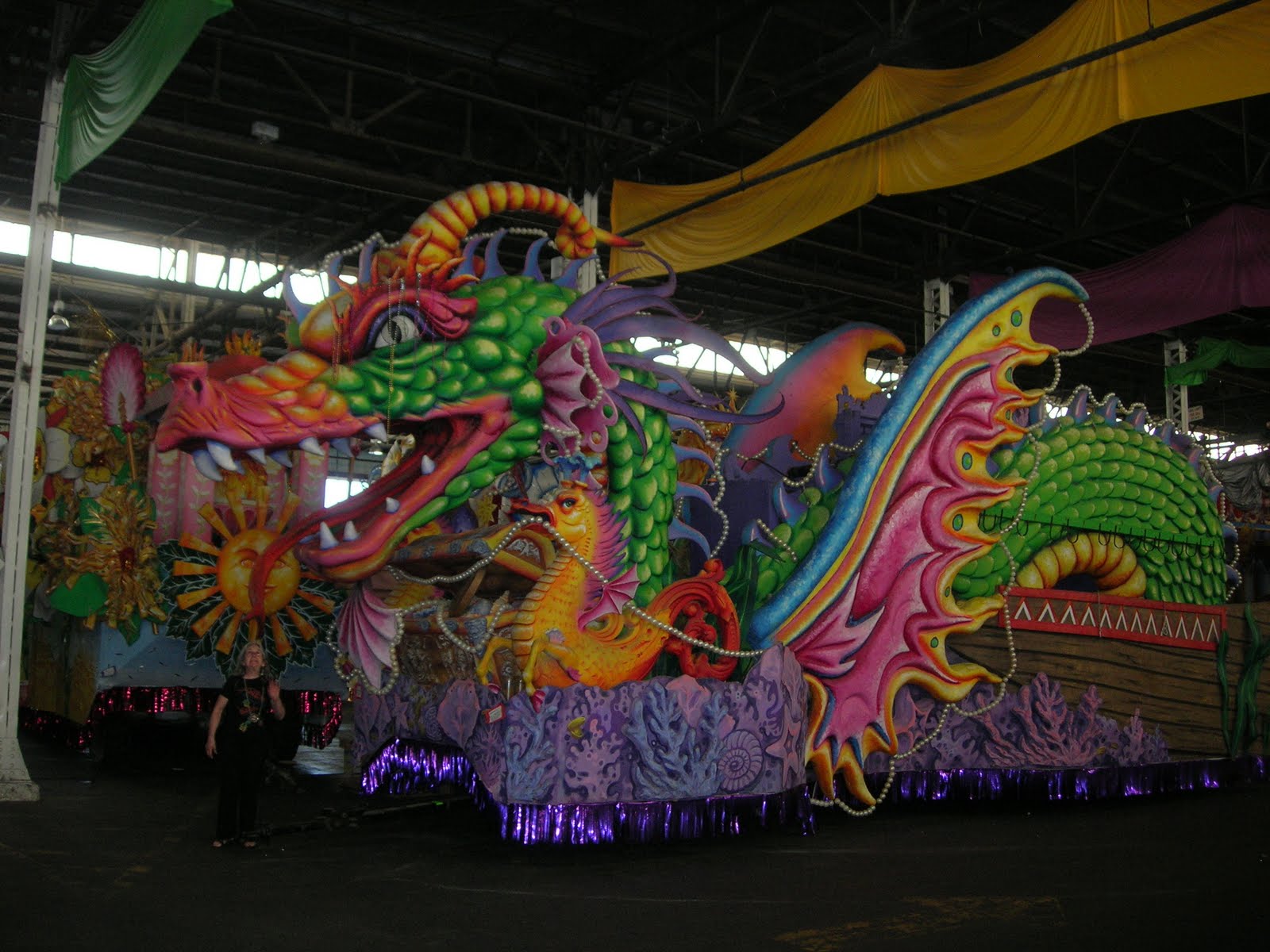 Wendy's Wonderings and Wanderings: Mardi Gras float warehouse