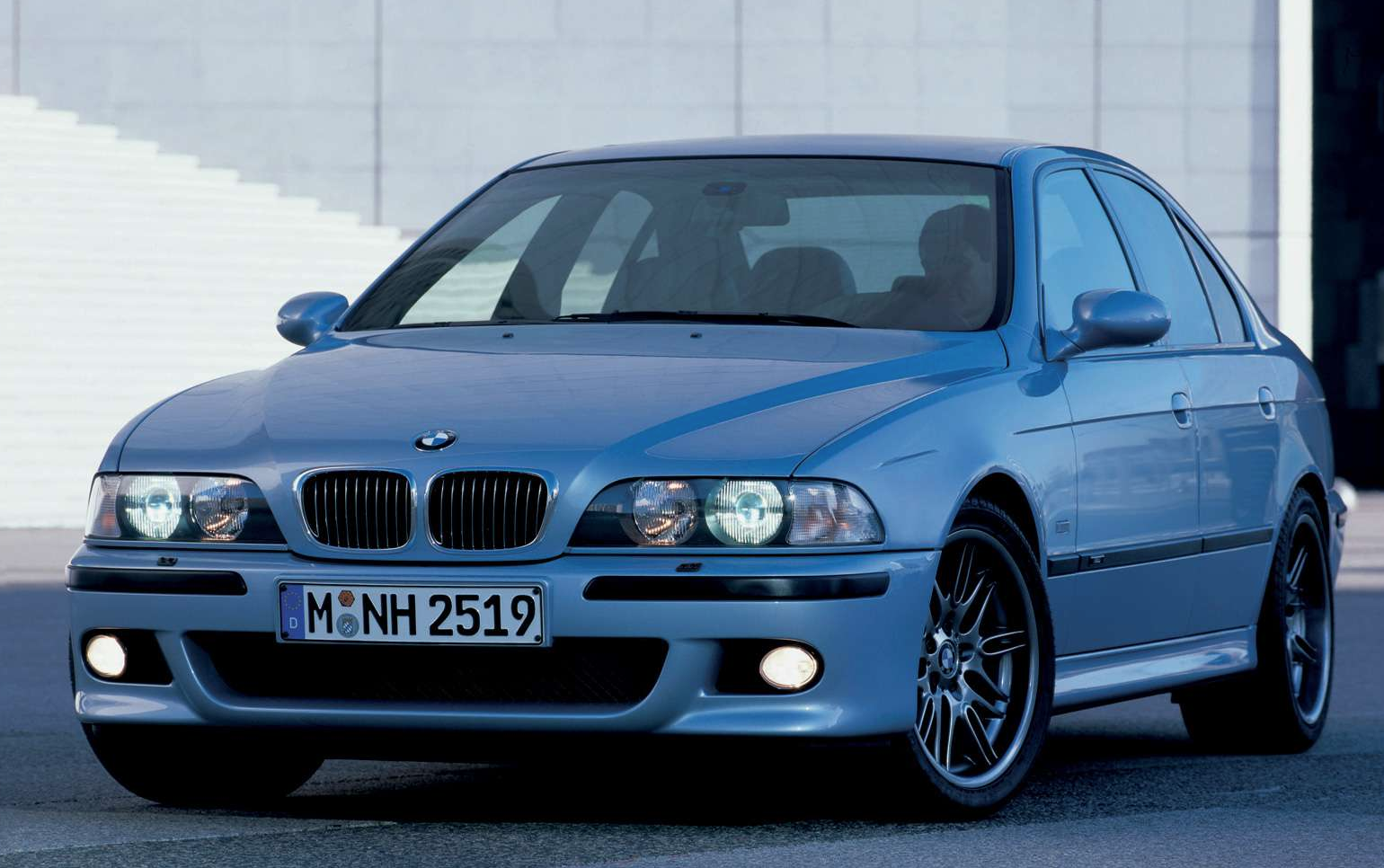 BMW E39 M5 - AZH-CARS