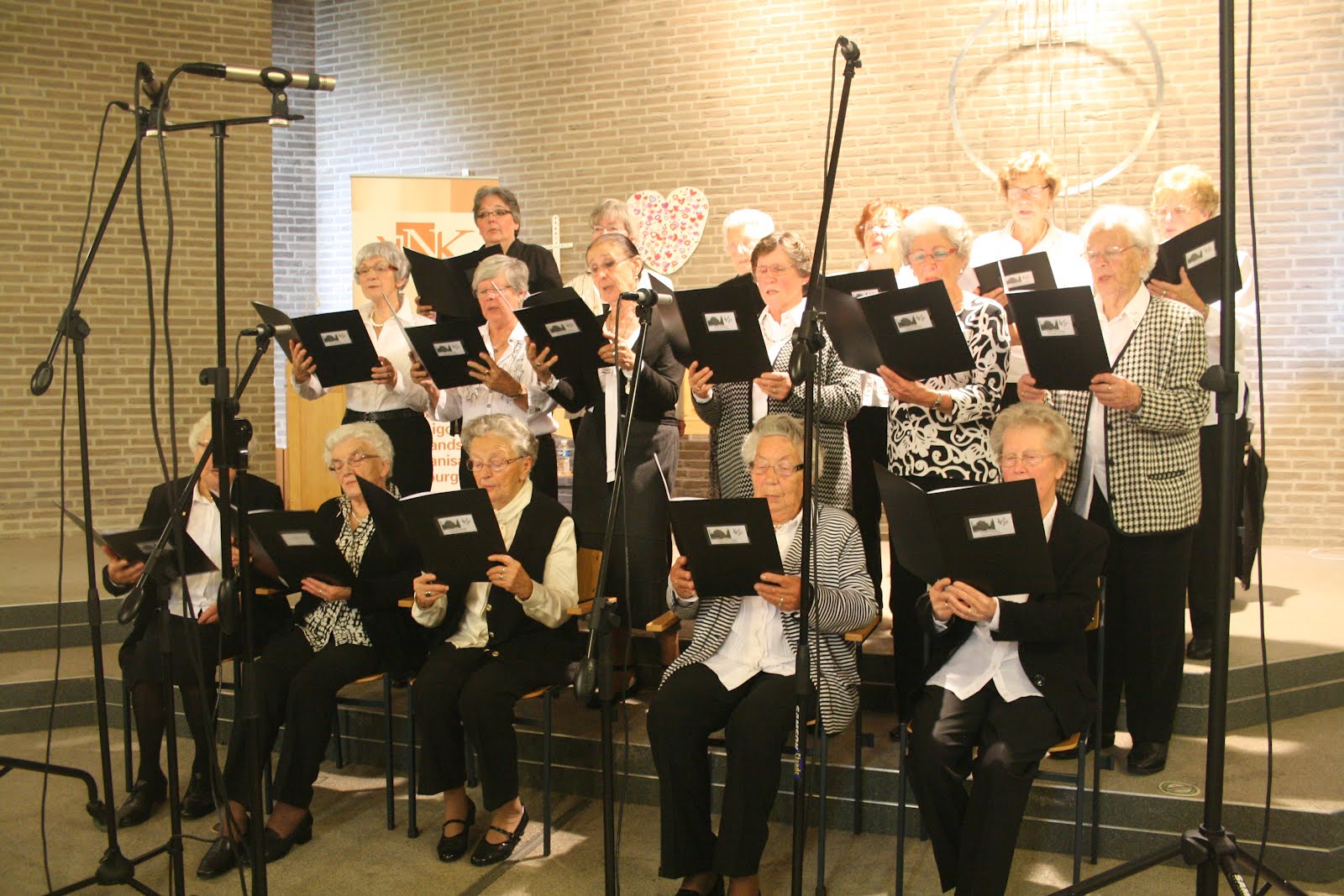 174. Dameskoor De Kluis Geleen - VNK Limburg - Stichting Verbindend ...