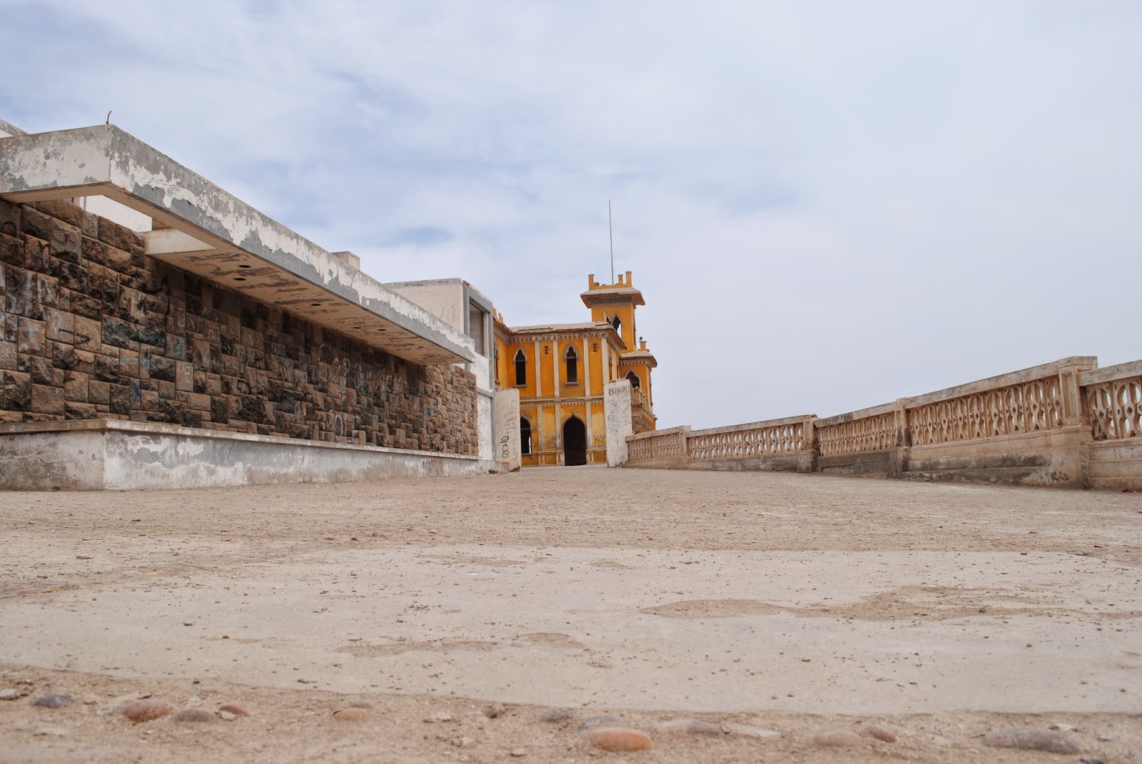 Congresista Gustavo Rondón Fudinaga: SALVEMOS EL CASTILLO FORGA DE MOLLENDO