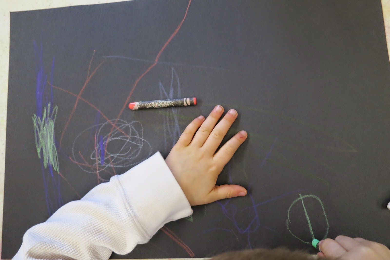 Toddler Art Class: Bright on Black : library makers