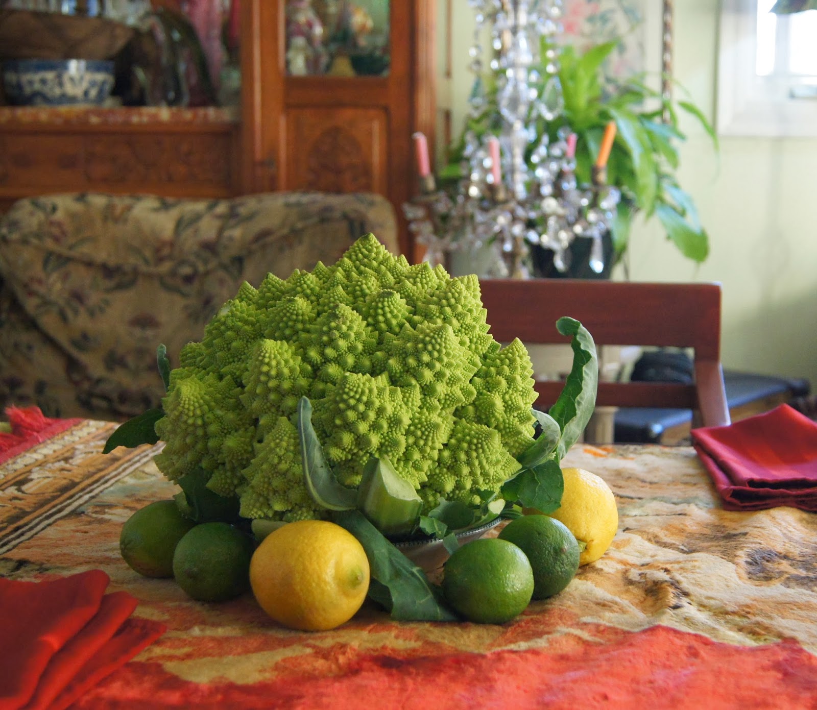 Mermaid House In Bluebird Canyon: The Veronica Cauliflower Centerpiece