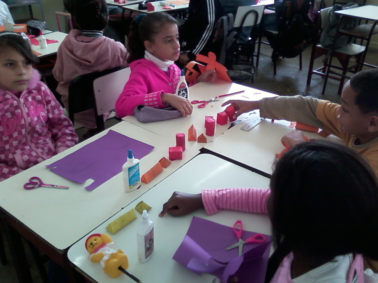 E.E.GERALDO STARLING SOARES: 4º ano trabalhando com ESPAÇO E FORMA