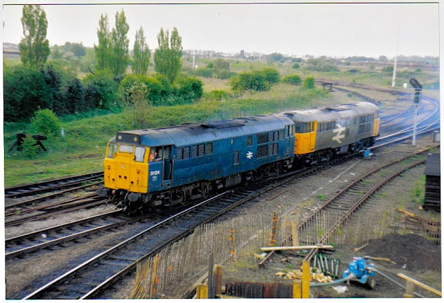 'Along These Tracks' Train Photos Site : Photo Class 31124 and 31102 BR ...