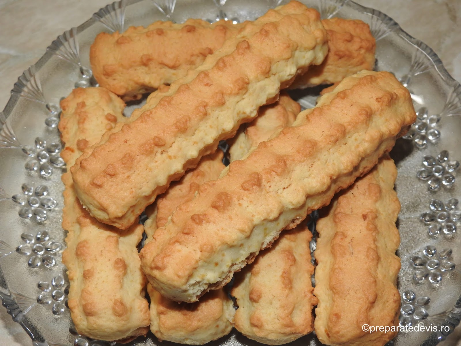 Biscuiti de casa cu unt reteta | Preparatedevis.ro