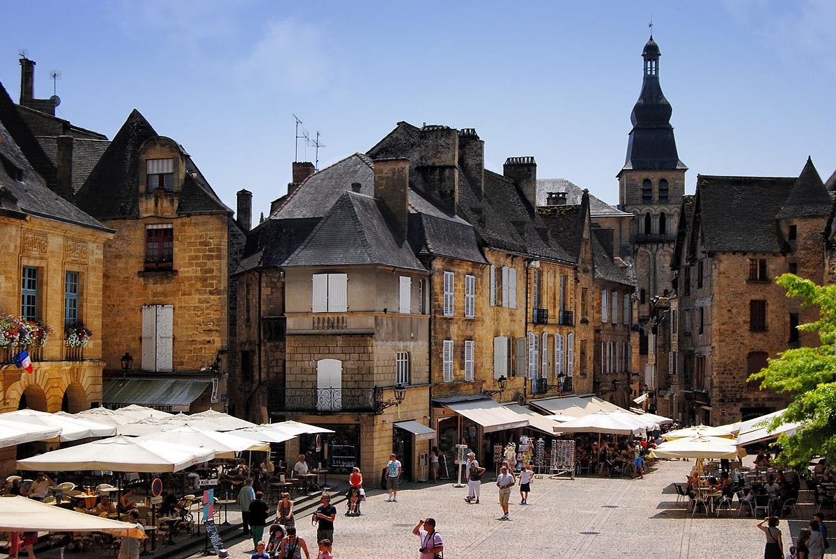 Villa Fotoblogg: Sarlat-la-Canéda: La joya del Périgord Negro.
