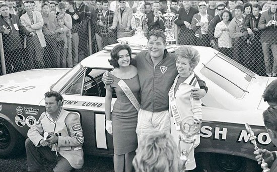 Midwest Racing Archives: 1963 - Tiny Lund Wins Daytona 500