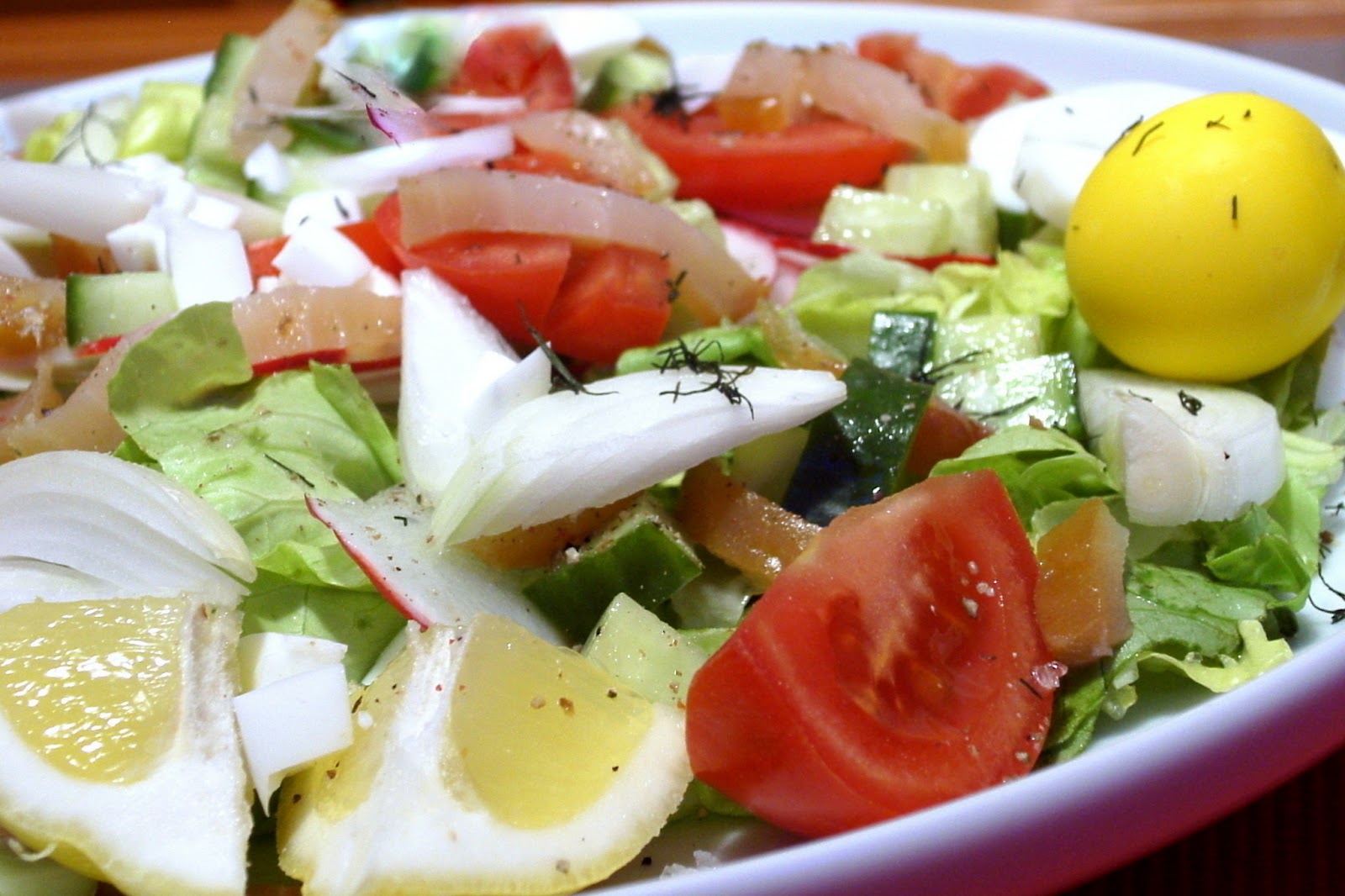 k o n y h a t ú r a: Füstölt tokhal salátával, tojással