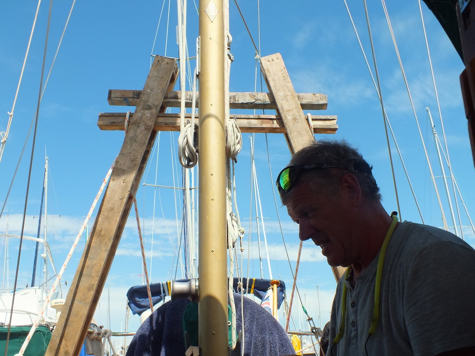 SAILAWAY: De-masting for a MASSIVE river trip!