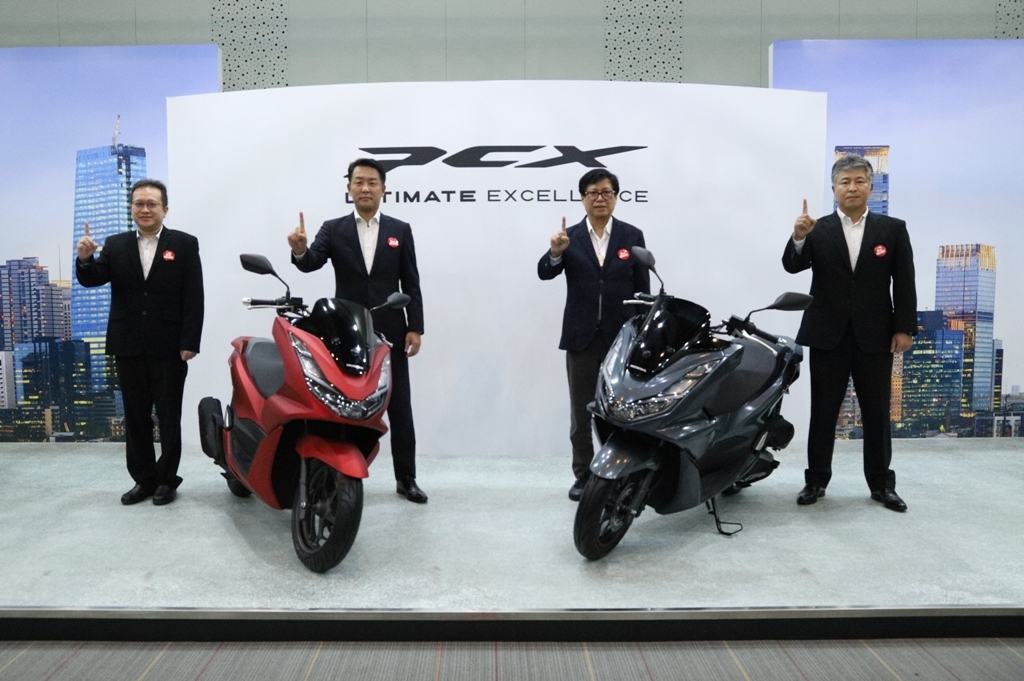 Generasi Terbaru All New Honda PCX - Performa Tinggi dan Kemewahan ...