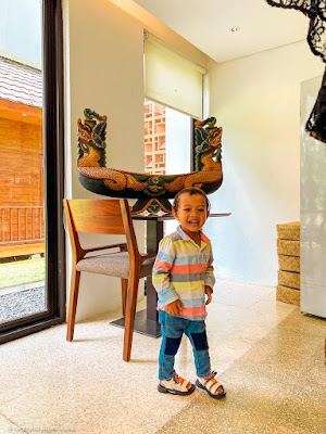 Bumi Kayom - Salatiga, Ngopi di Bangunan Industrial Modern yang Super ...