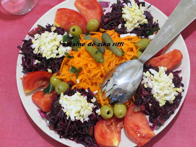 SALADE DE CAROTTES ET DE BETTERAVES RÂPÉES AUX OEUFS DURS RÂPÉS