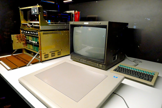 Retromobe - retro mobile phones and other gadgets: Quantel Paintbox (1981)