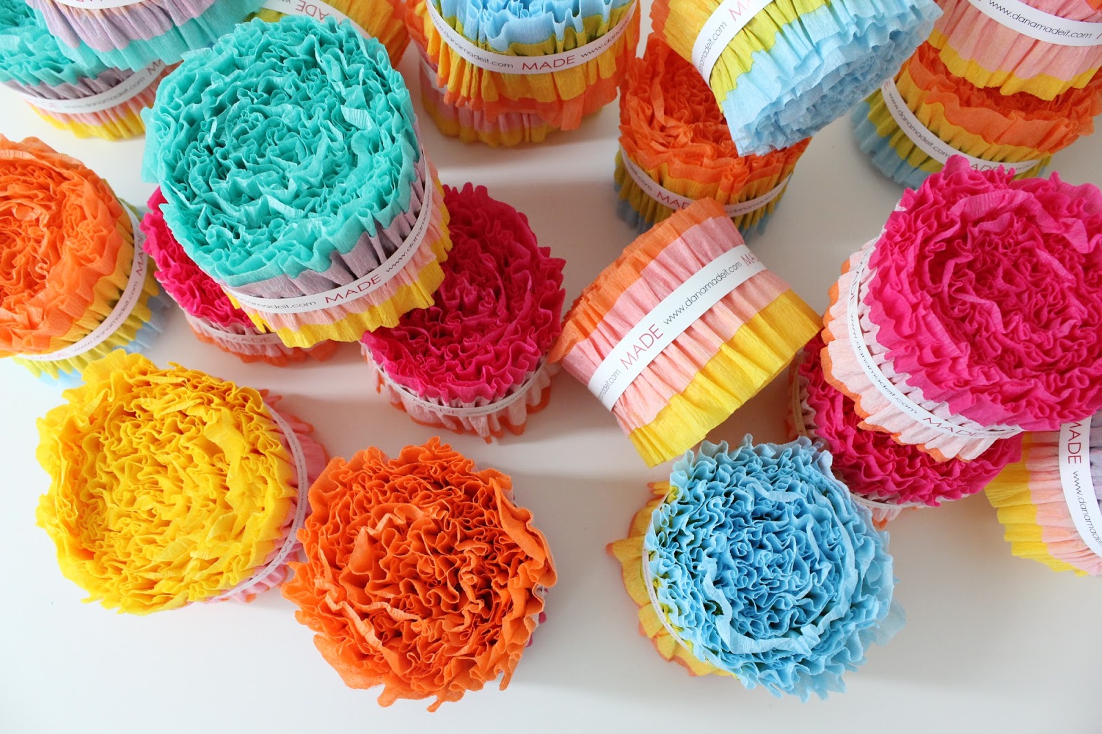 ruffled streamers gift bags - MADE EVERYDAY