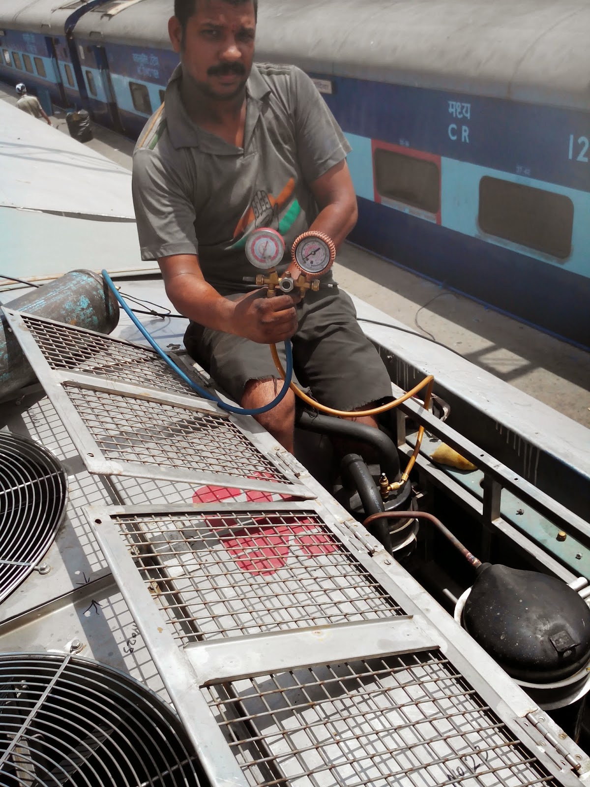 ELECTRICAL COACH CARE: Charging R-22 in RMPU