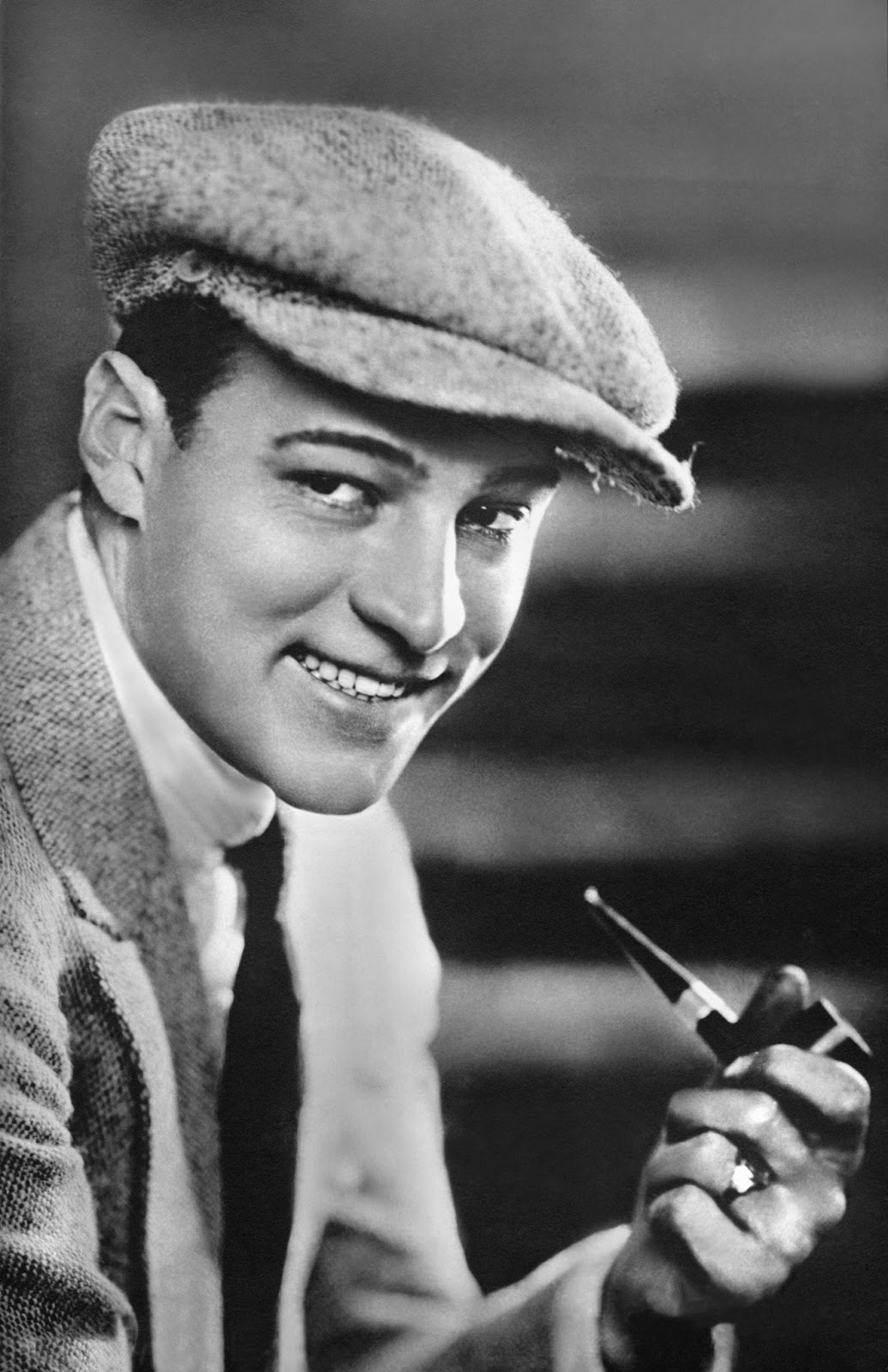 Carroll Bryant: Rudolph Valentino: Teen Idol