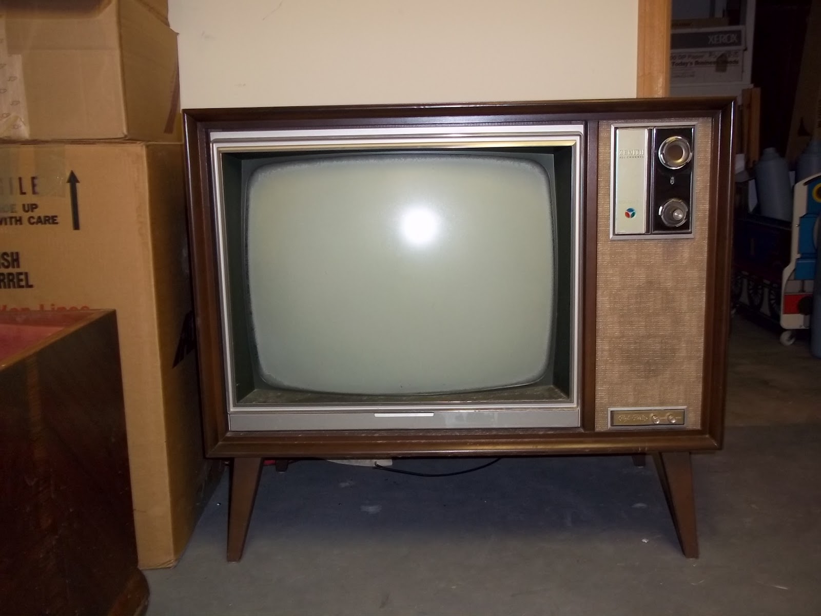 Jemascola's Blogspot: Zenith All-Channel Color Console TV Jemascola's Blogspot: Zenith All-Channel Color Console TV