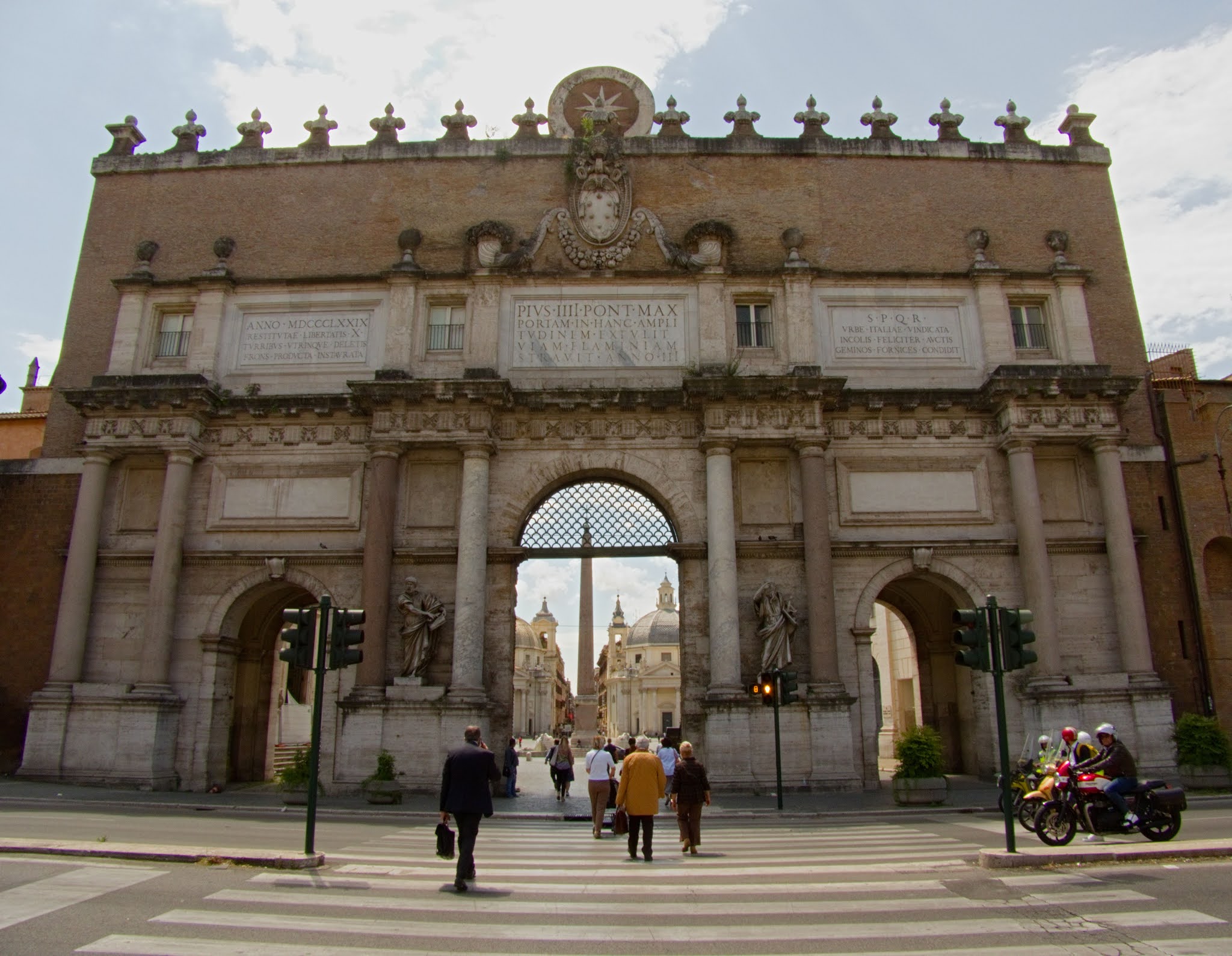 Le Mura Aureliane: Porta Flaminia - Pazza di Roma