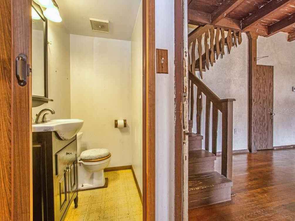 Sam Stoltz Plymouthonian, County Road 435, Sorrento, Florida