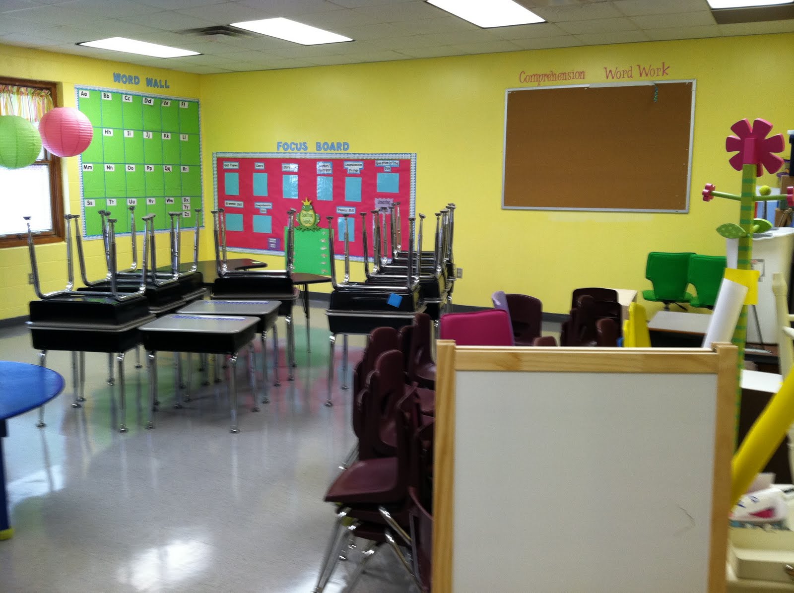 Life in First Grade: Classroom decorating: Day One