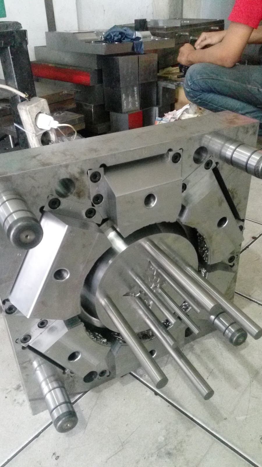 Perkembangan Injeksi Plastik Molding di indonesia Pembuatan Produk ...