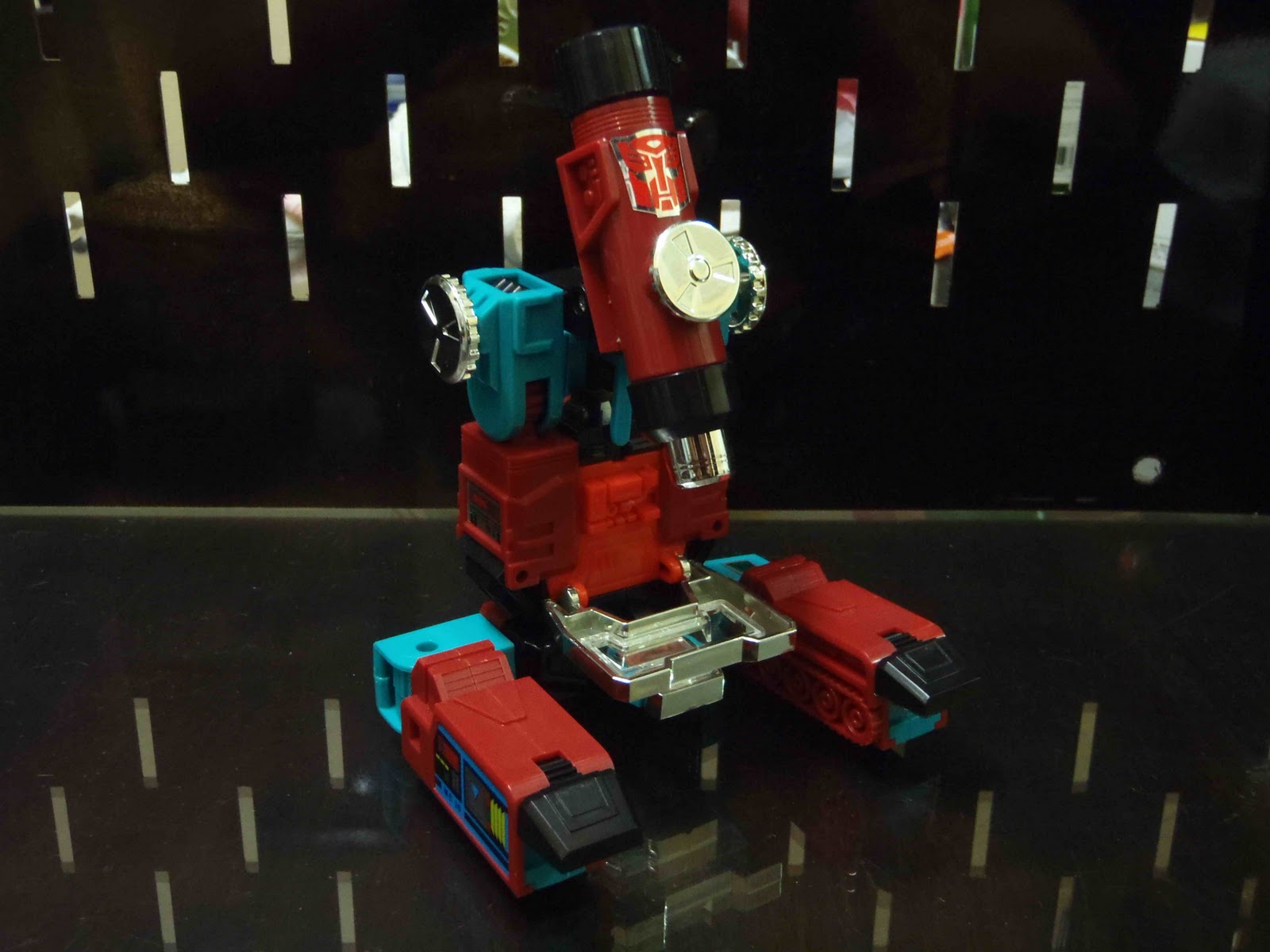 New Planet Cybertron: Transformers Review – G1 Perceptor (Universe ...
