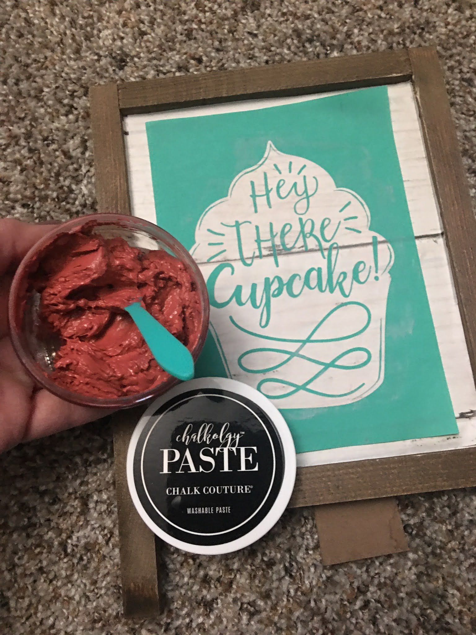 Turn an Easel into a Reusable Chalk Paste Surface