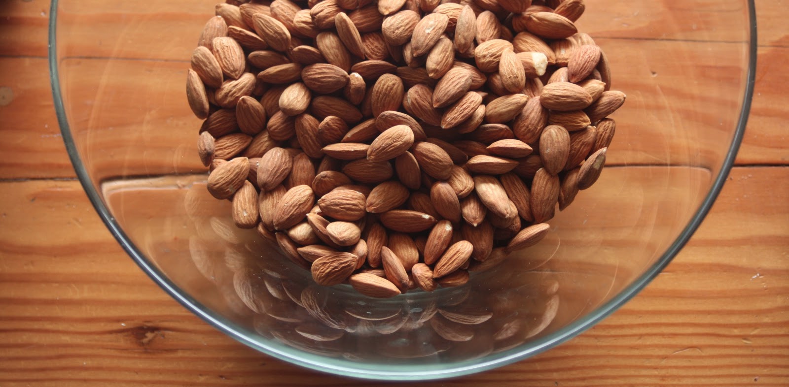 c h o c o l a t e. k a r a t s: Almonds, four ways.