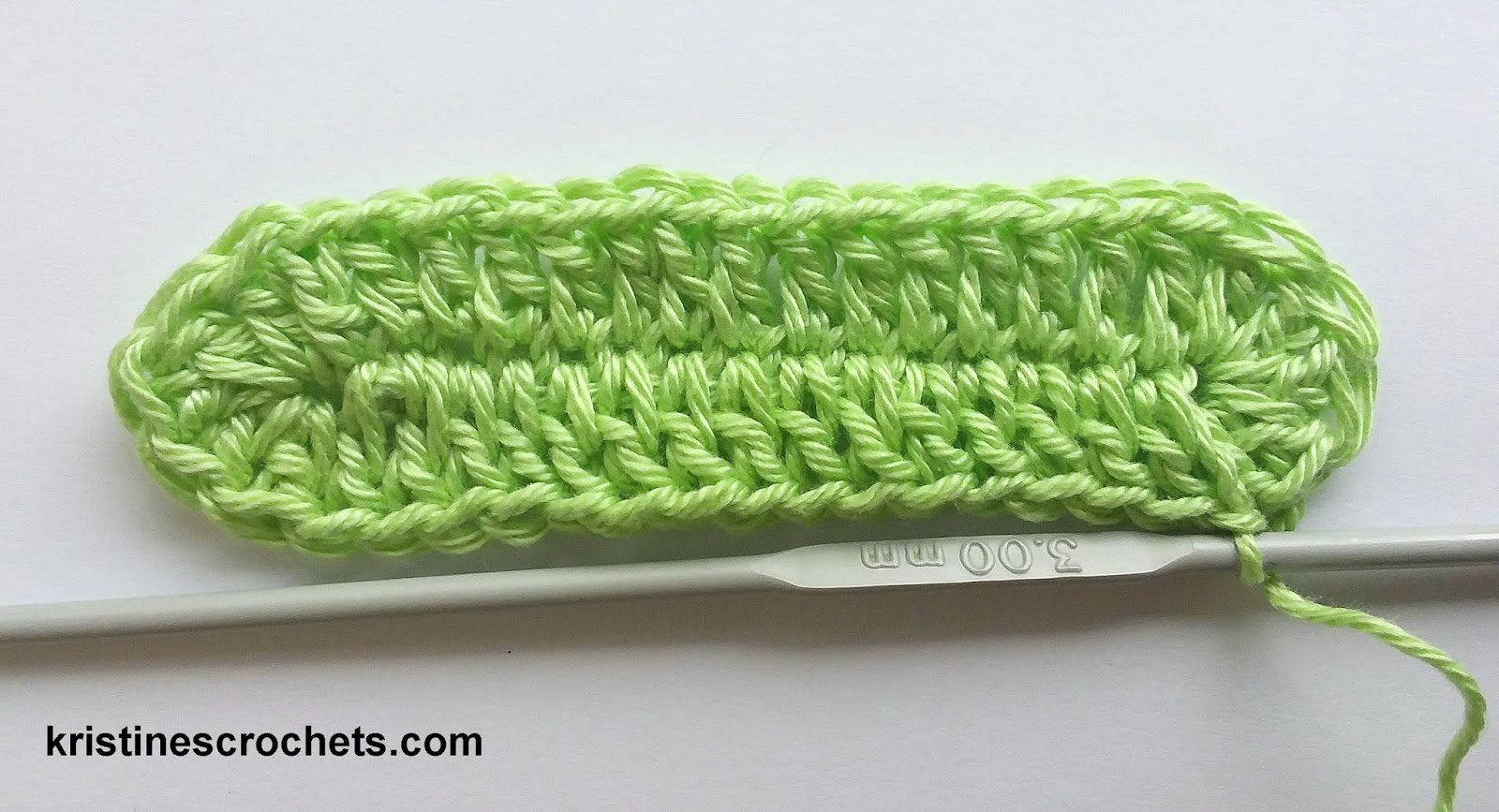 KristinesCrochets : Blooming Ivy Oval Doily - Simple Crochet Pattern