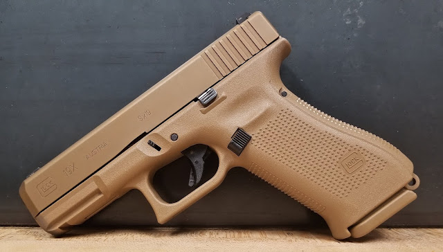 Average Joe's Handgun Reviews: Glock 19X