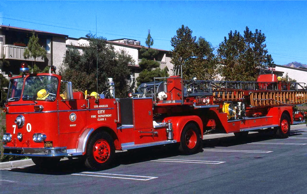 transpress nz: 1960 Seagrave fire truck of the L.A.F.D.