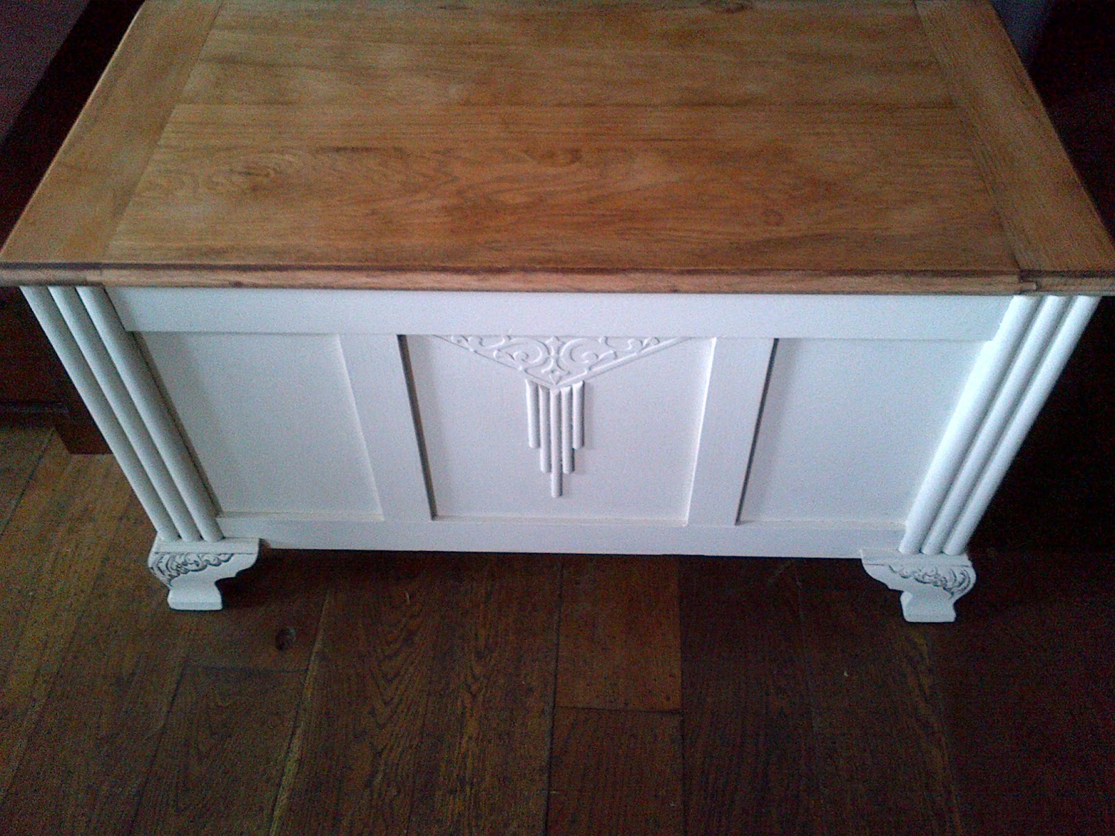 Linen Chest Deco at Imogen Parry-okeden blog