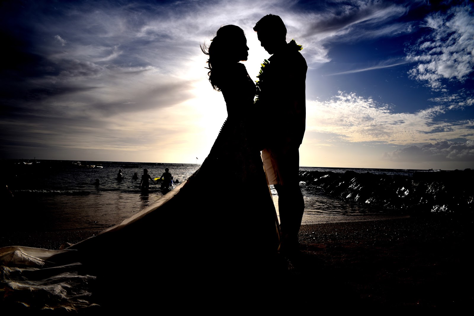 Hawaii Sunset Weddings: Sunset Silhouette Hawaii Sunset Weddings: Sunset Silhouette