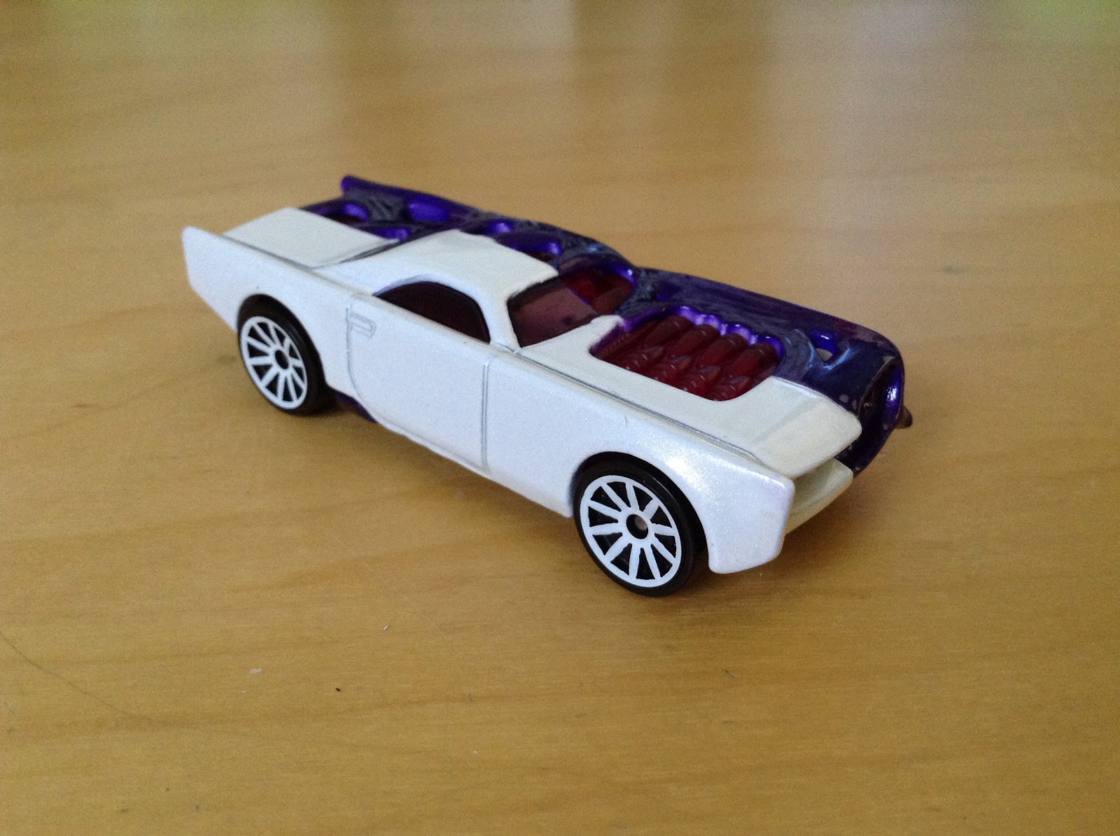 JULIAN'S HOT WHEELS BLOG: Two-Face (DC Comics Character Car)