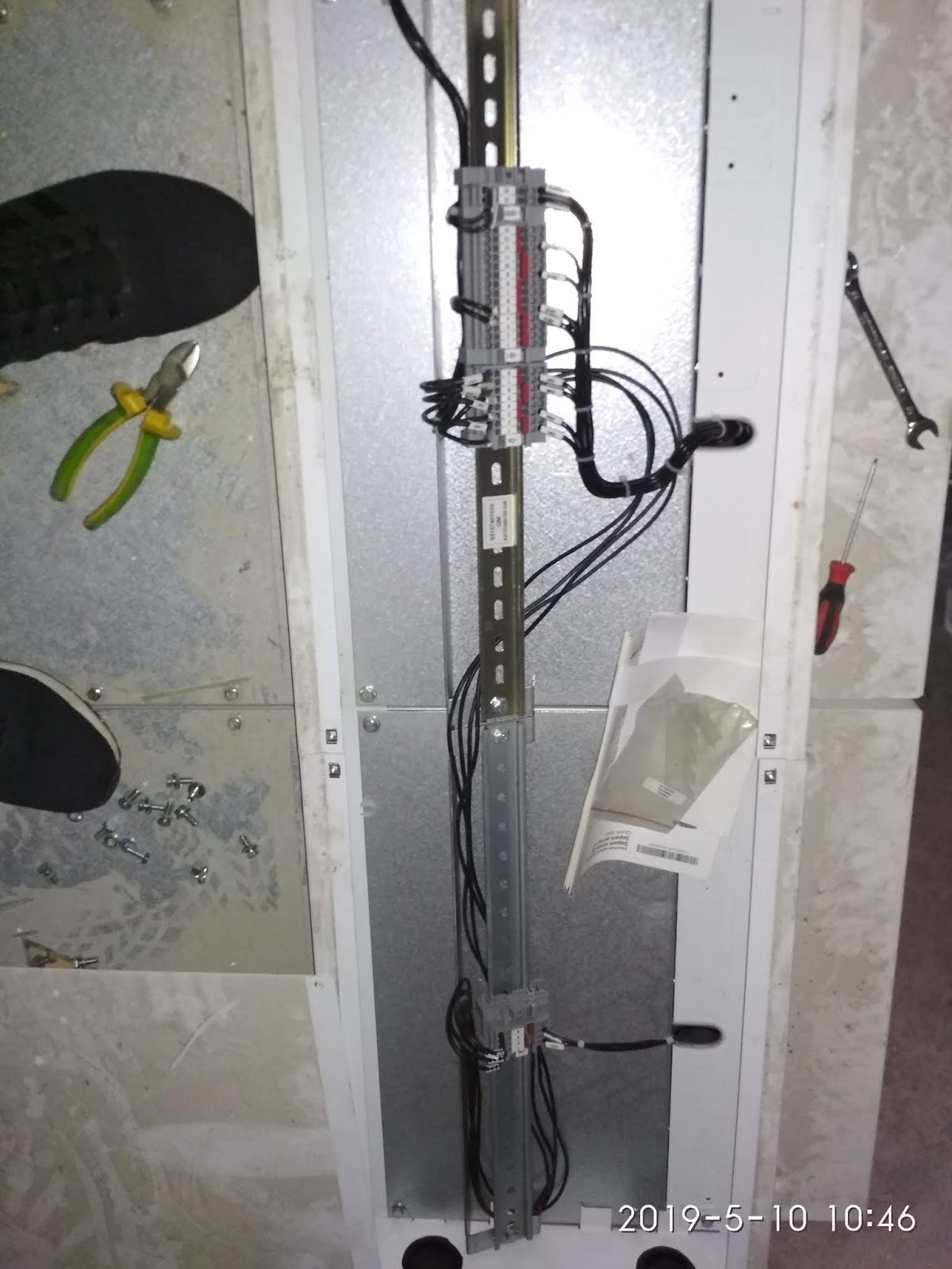 SINERGI SERVIS ENGINEERING: Maintenance Panel TM 20 kV Schneider SM6