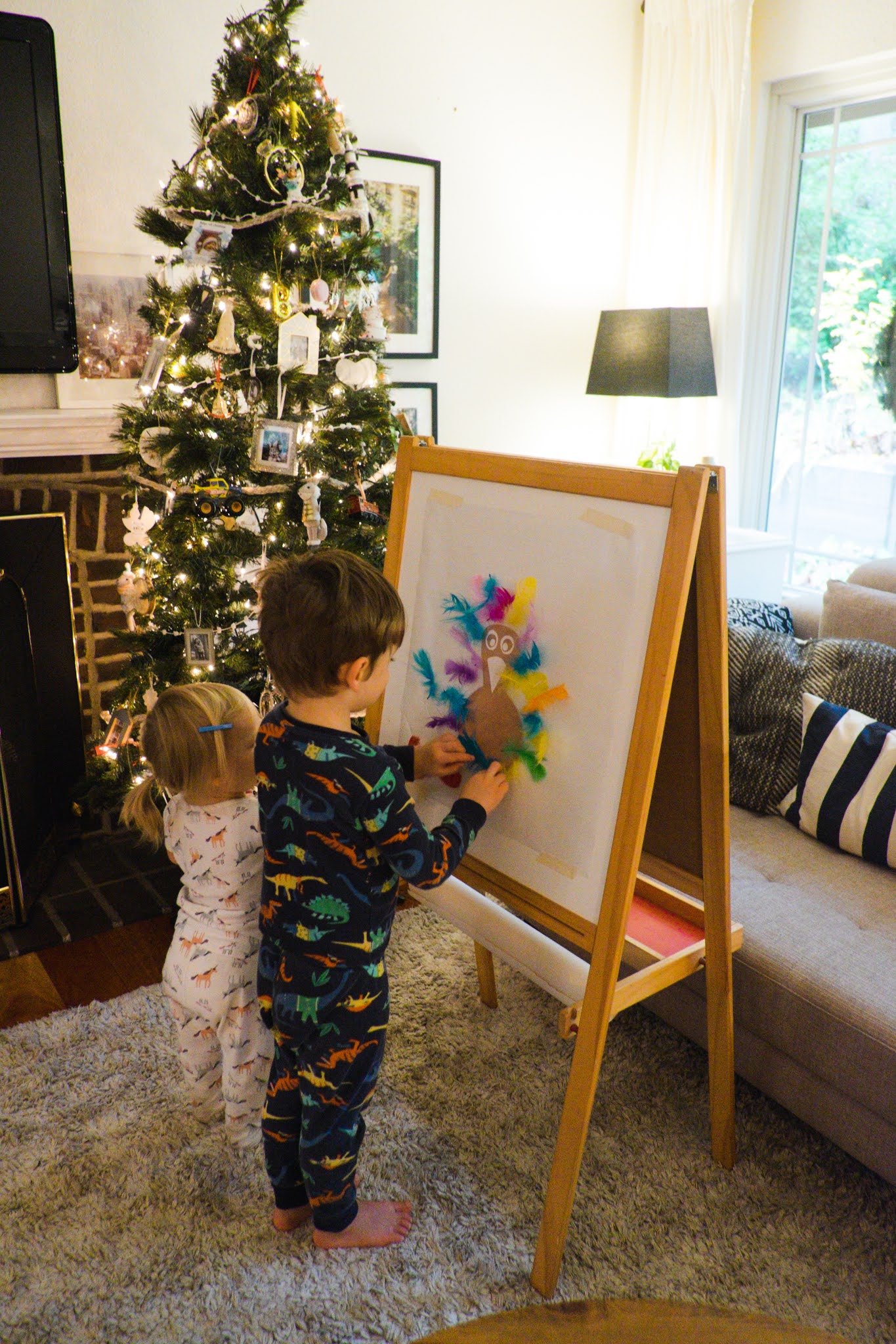 Domestic Fashionista: Holiday Mode: Around The House + Activities We ...