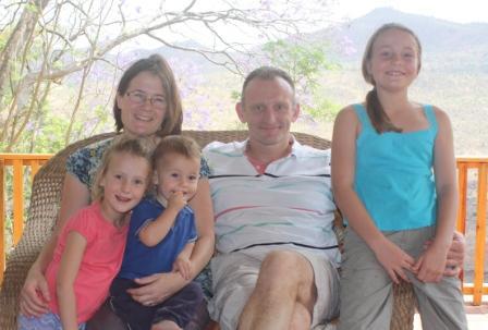 Ovaha's Hut: A missionary with a Vision- John Cashman