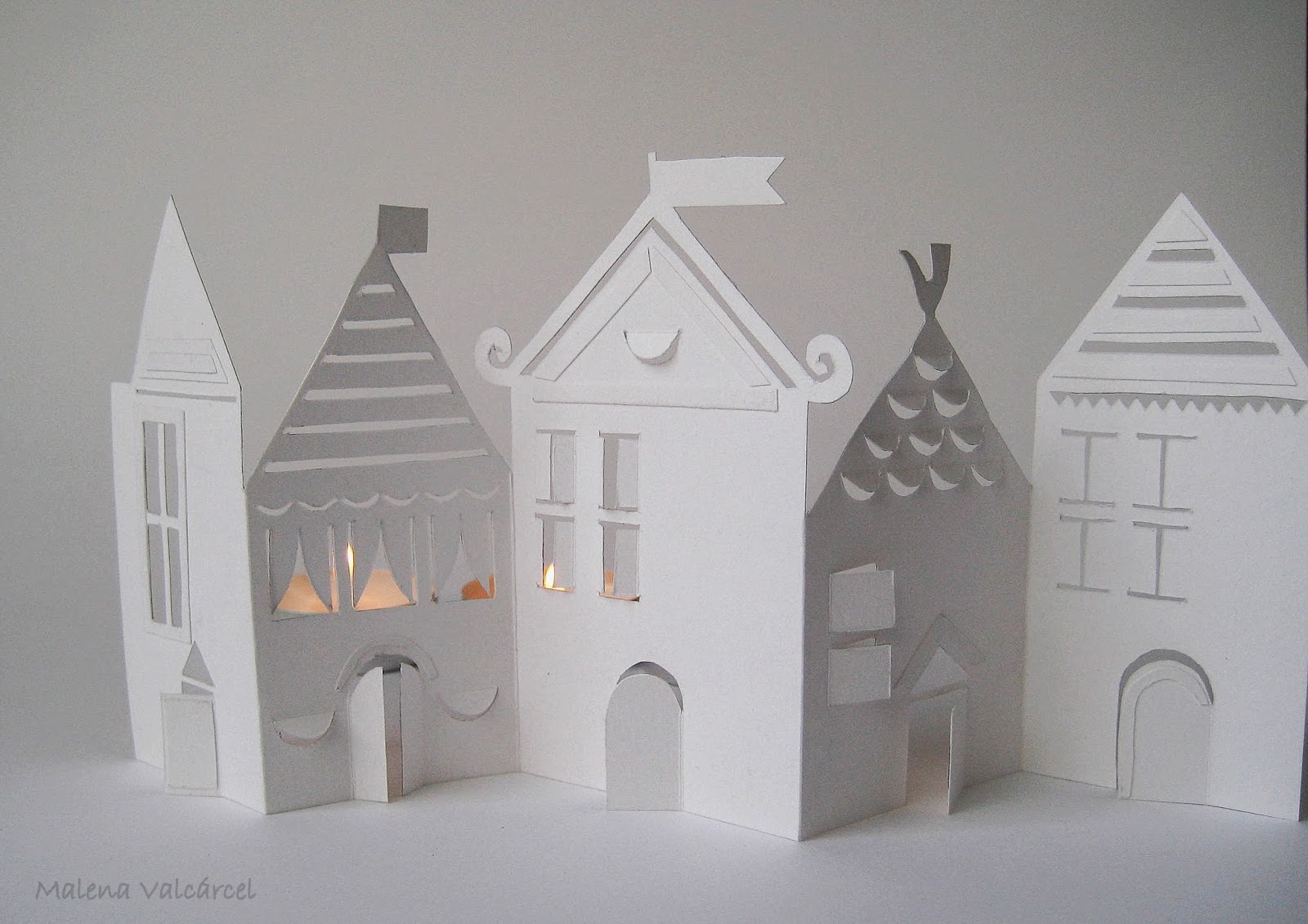 Malena Valcárcel original Art: Casitas de papel / Paper cut houses