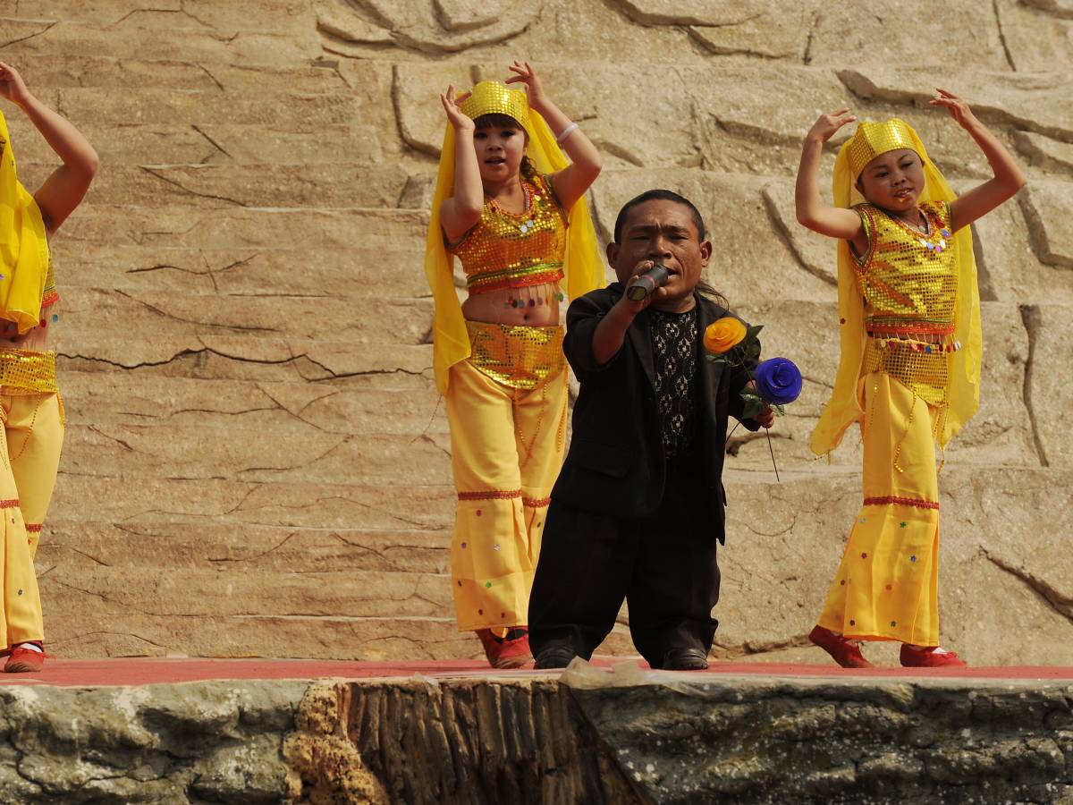 China Has a Dwarf Amusement Park (37 Pics) - World Of Technology