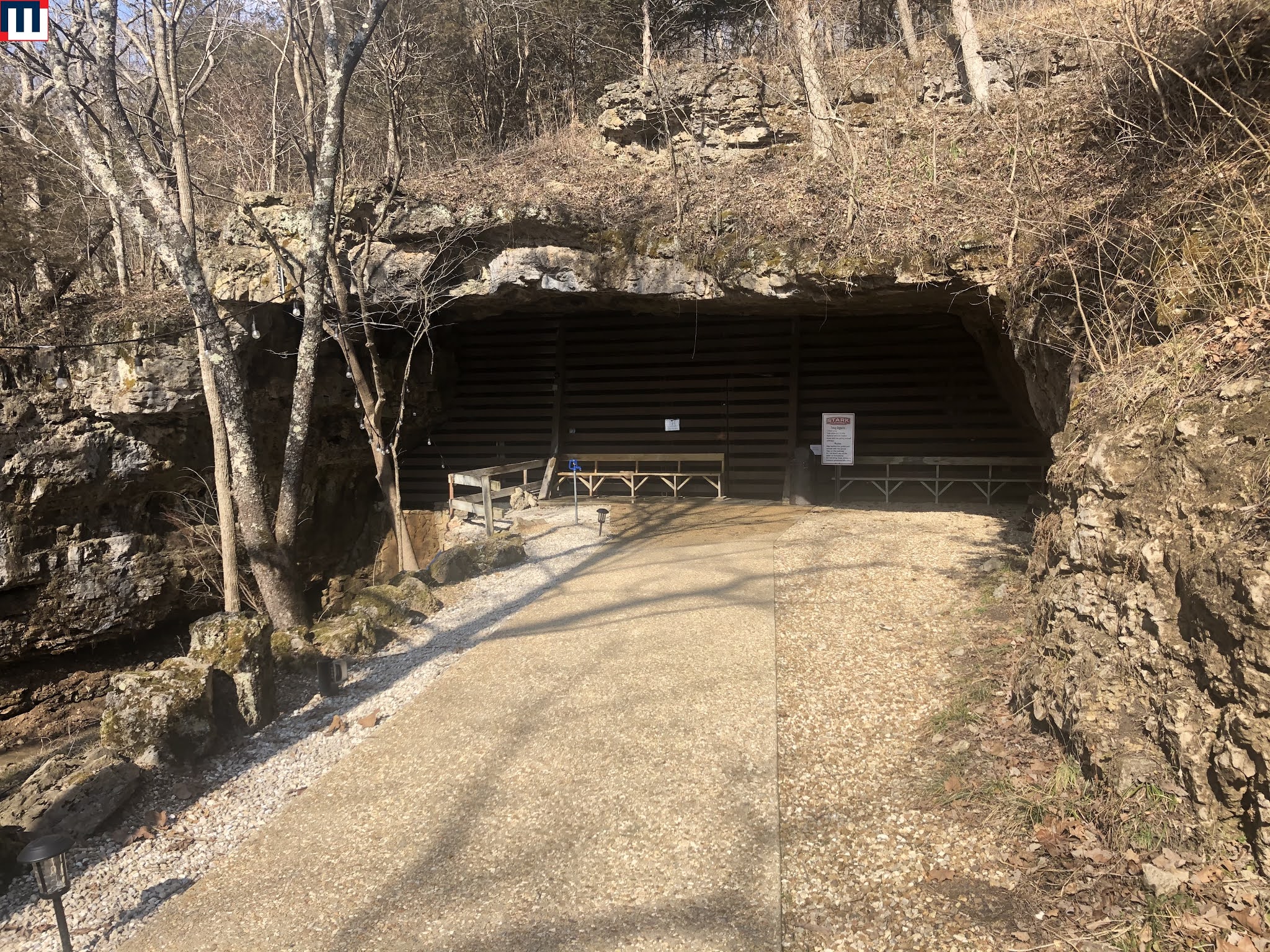 MidwestInfoGuide: Stark Caverns