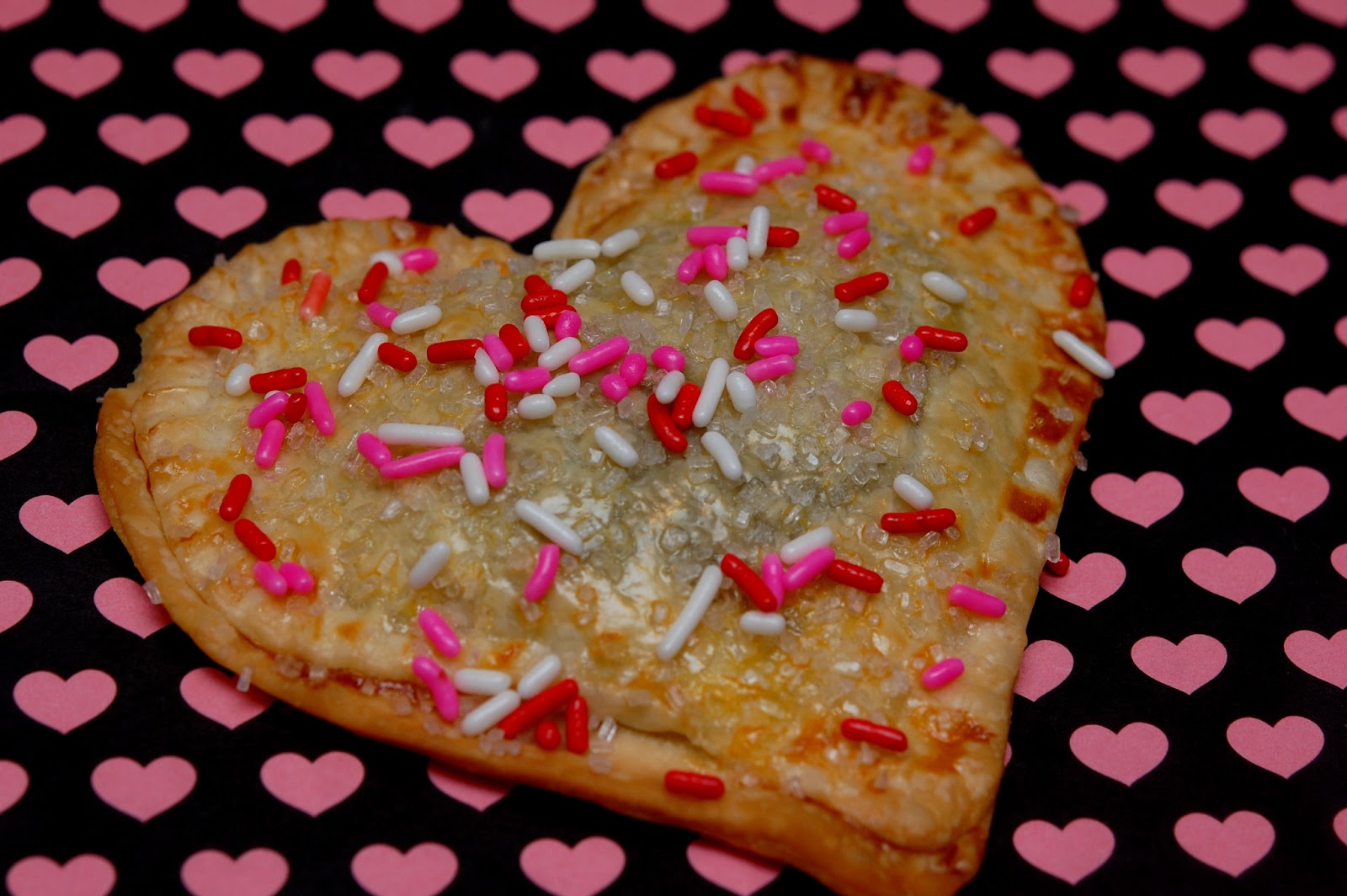 MINI NUTELLA HEART PIES - Hugs and Cookies XOXO