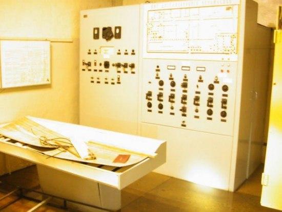 Inside the Mysterious UVB-76 Station - World Of Technology