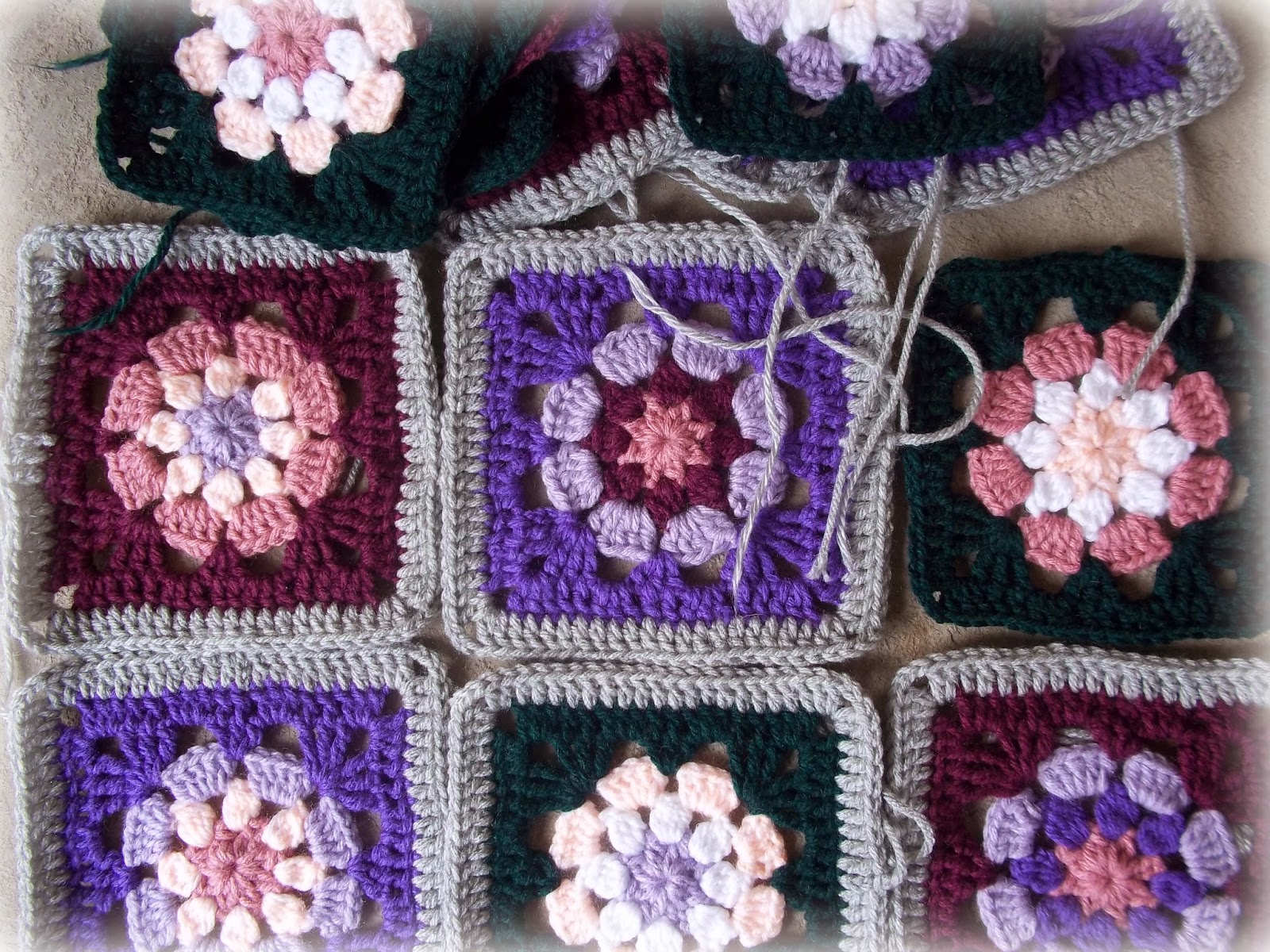 Zooty Owl's Crafty Blog: Eight Petal Granny Square: Pattern