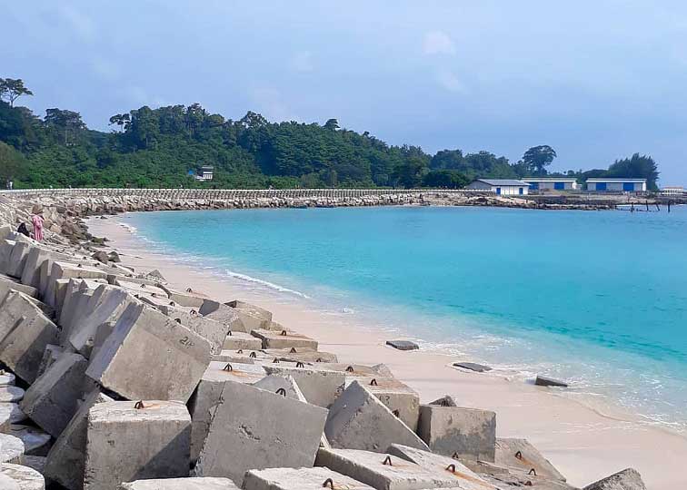 Pantai Linau - Tempat Menikmati Gurita Laut di Pelabuhan Bintuhan ...