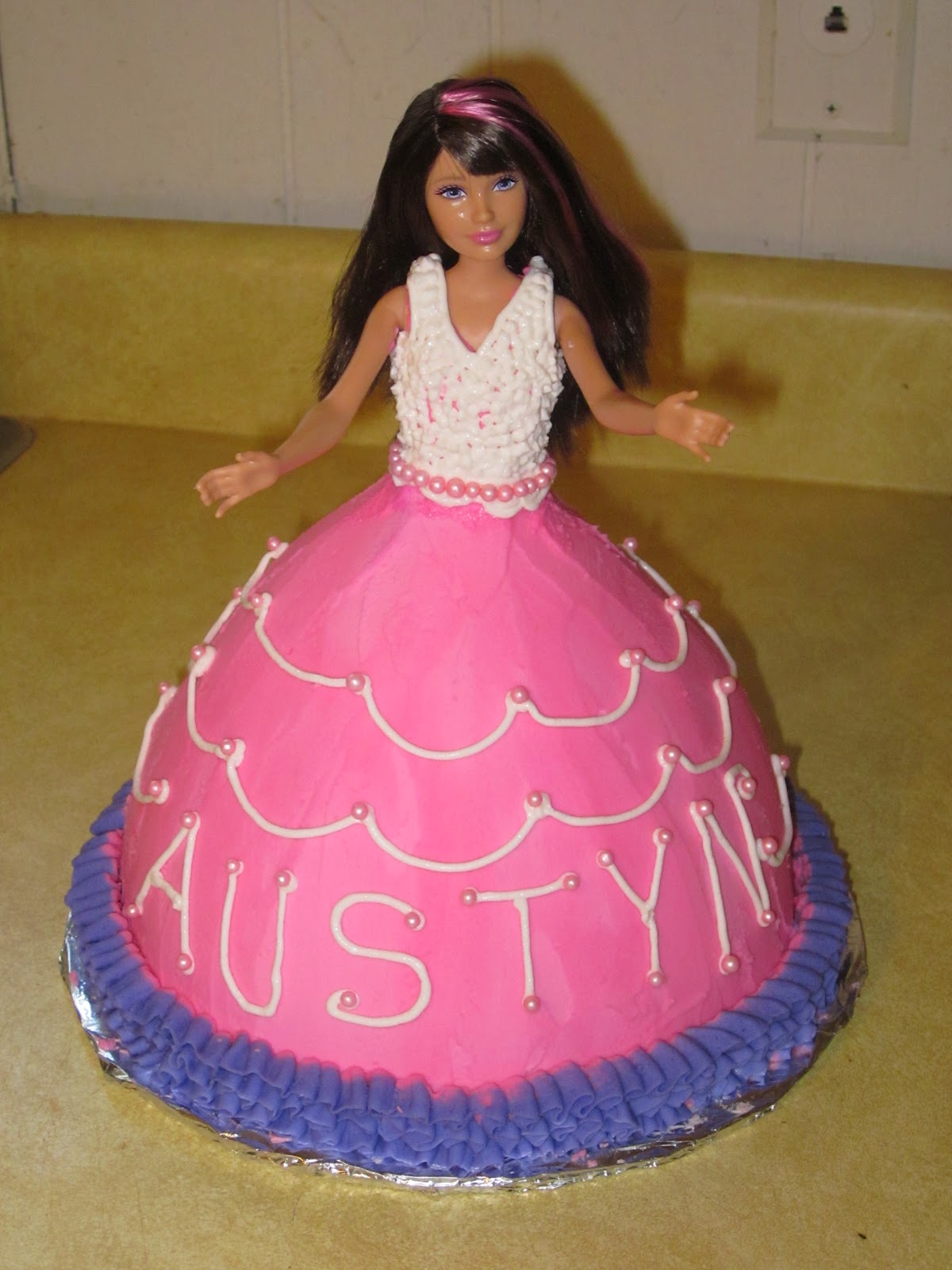Sugar On The Brain: A Doll Cake For My Dollface