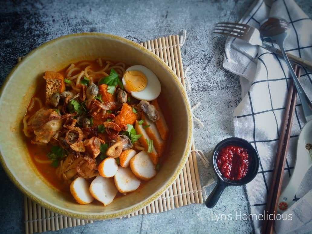 Mee Kari Kerang/ Malaysian Curry Noodles | LYN'S HOMELICIOUS