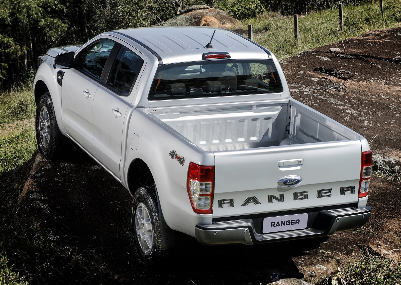 Ford apresenta Ranger 2020, reestilizada e com mais itens