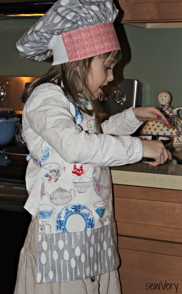 sewVery: A Sunny Apron & Chef's Hat Tutorial