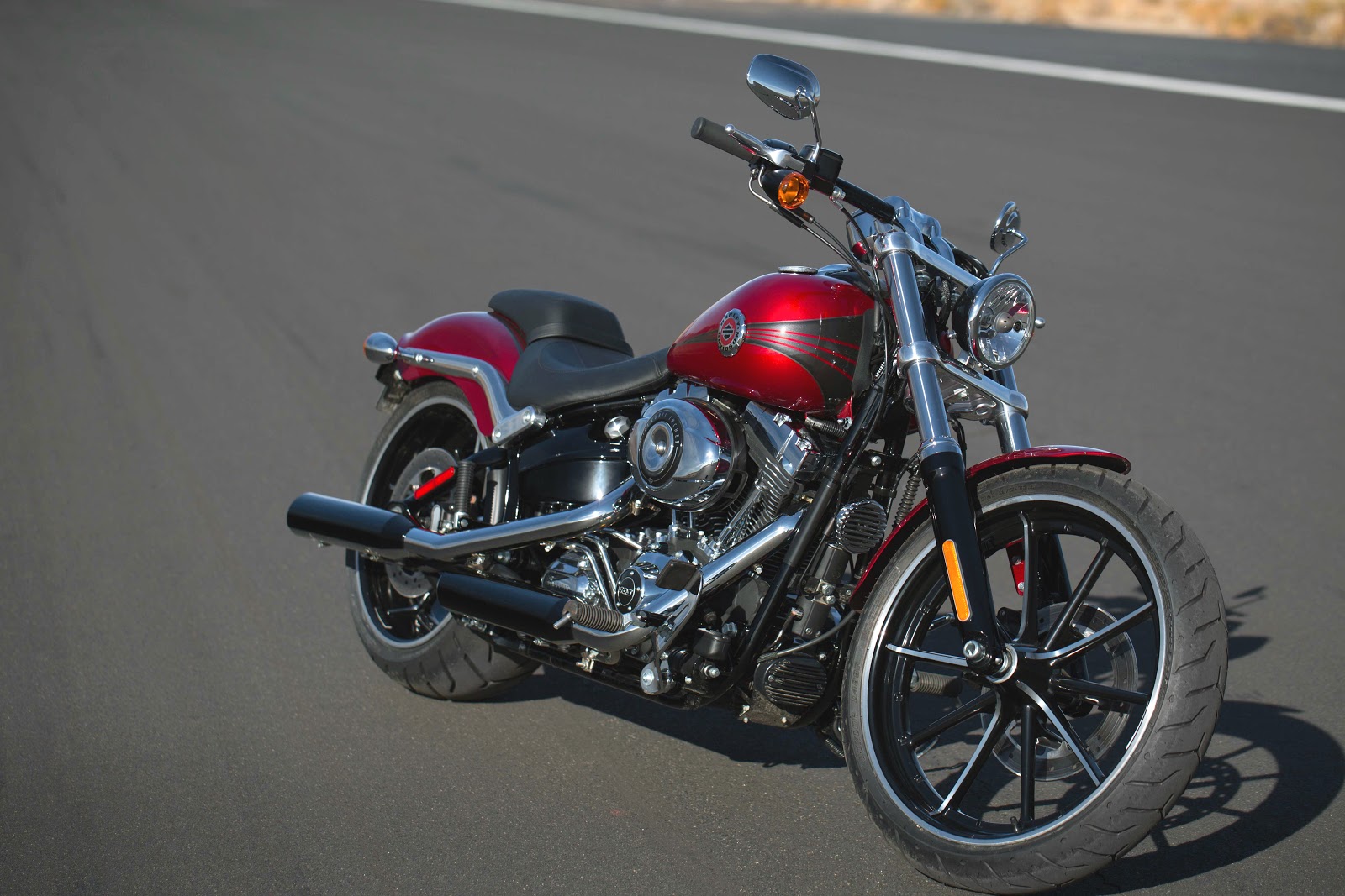 Racing Cafè: Harley-Davidson FXSB Breakout 2013