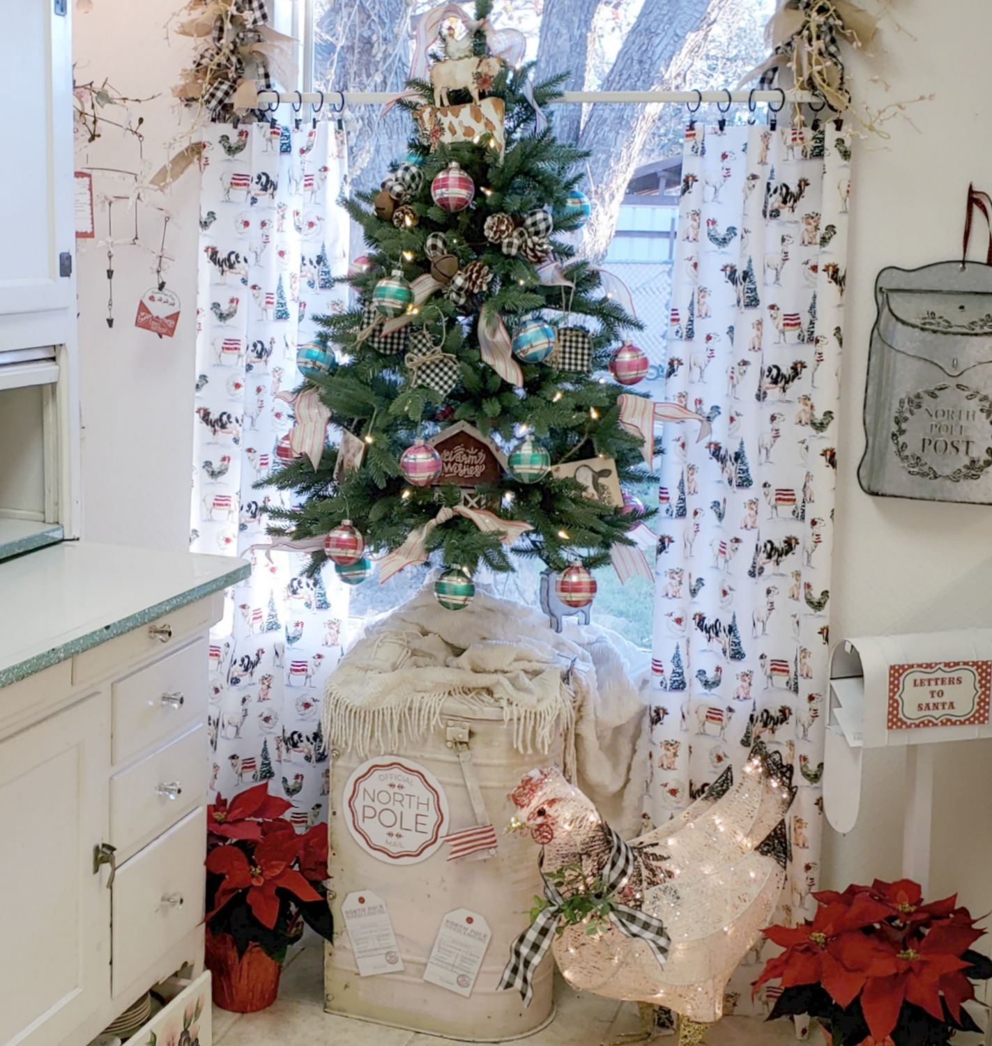 Penny's Vintage Home: Kitchen Christmas Tree